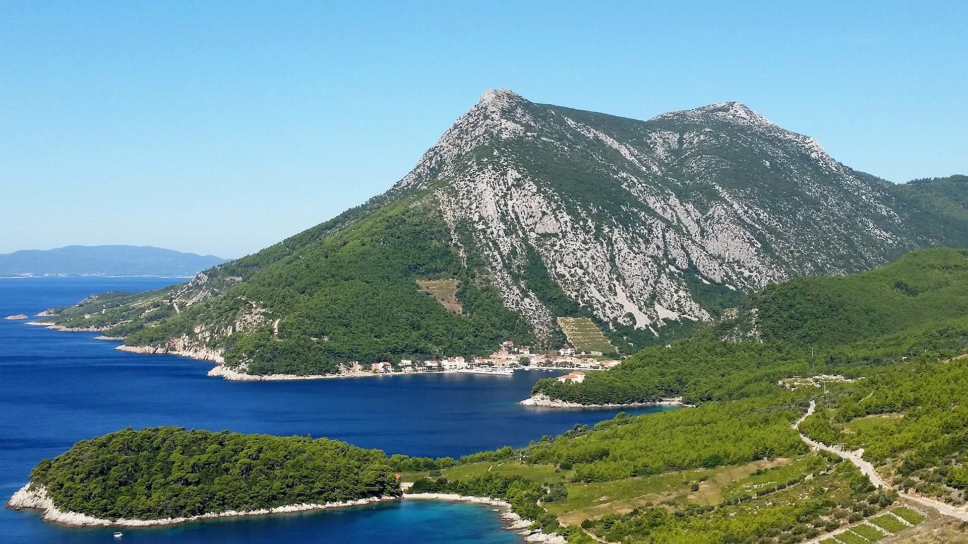 Trstenik Croatia | Dalmatia village on the Pelješac peninsula along the ...